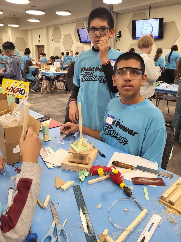 Fluid power challenge introduces middle school students to engineering